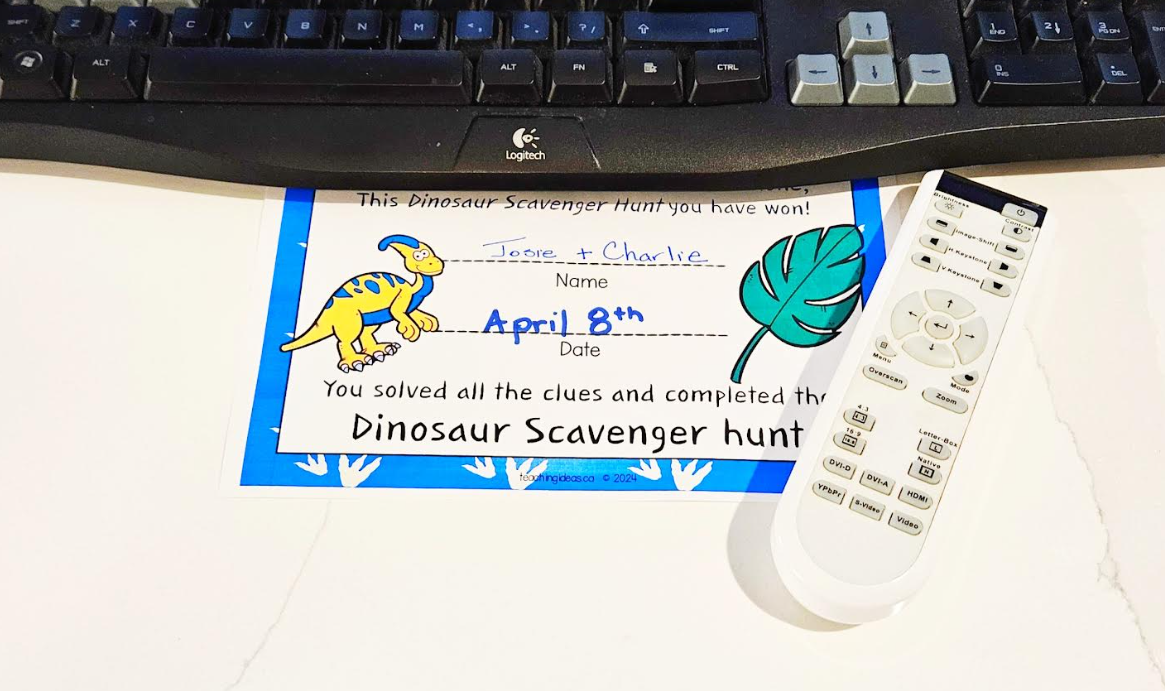 Free Dinosaur Scavenger Hunt for School - Play Learn Inspire